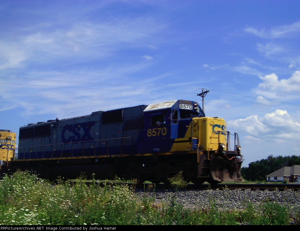 CSXT 8570